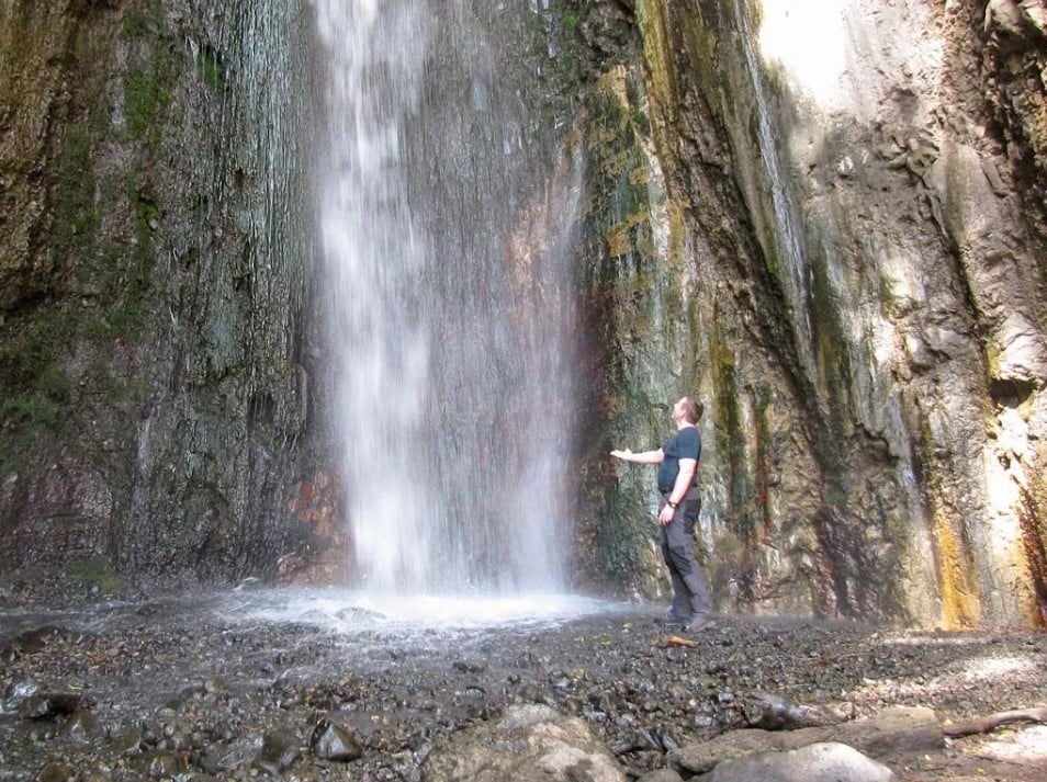Wanderung zum Mount Meru Wasserfall | Tanzania Specialist